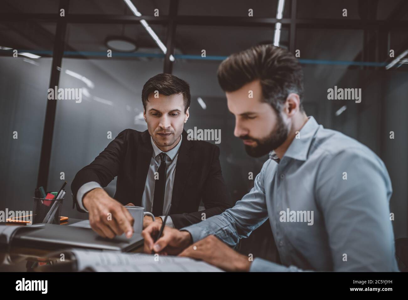 Filling papers hi-res stock photography and images - Alamy