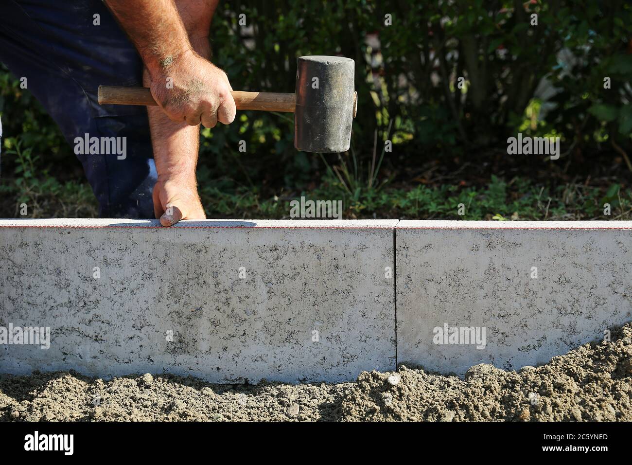 Curb stone hi-res stock photography and images - Alamy