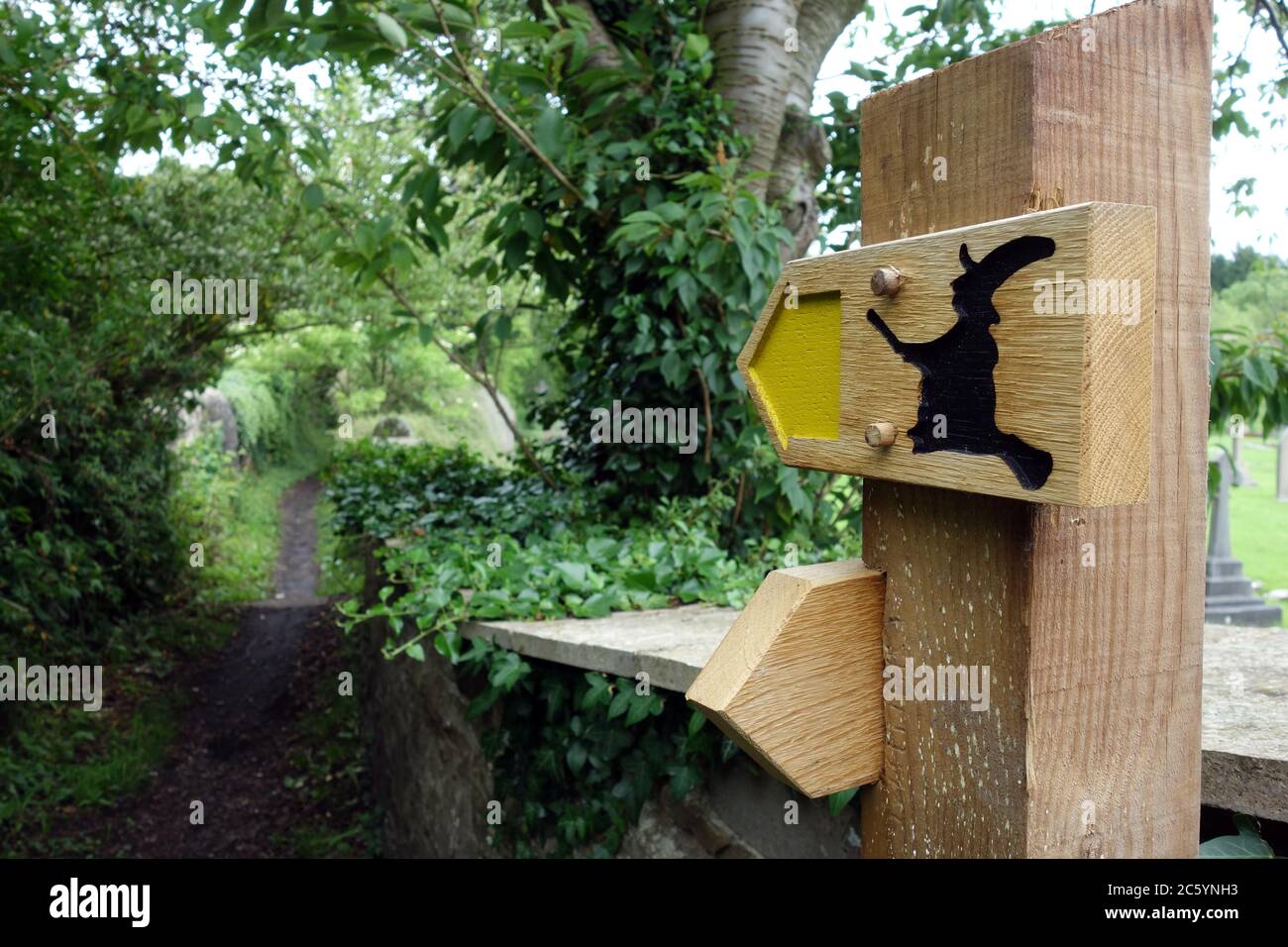 Finger post arrows hi-res stock photography and images - Alamy