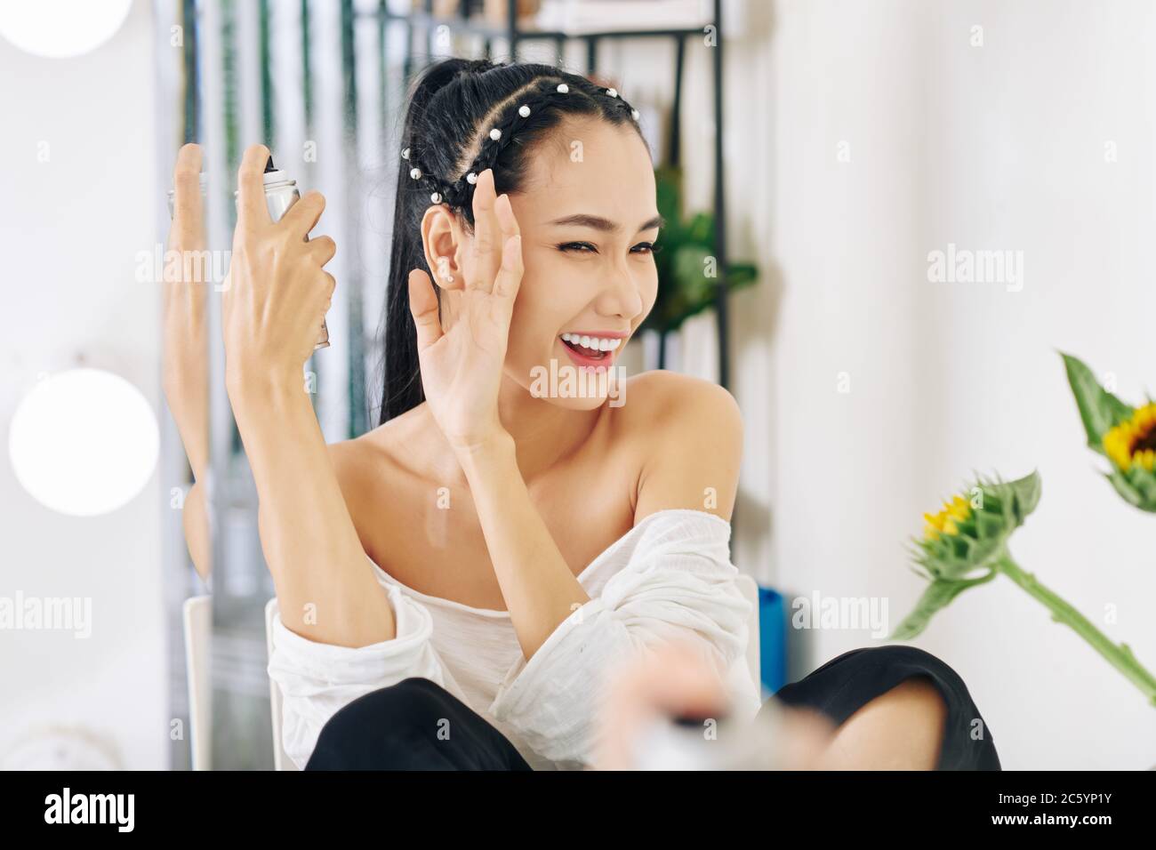 Woman squinting eyes hi-res stock photography and images - Alamy