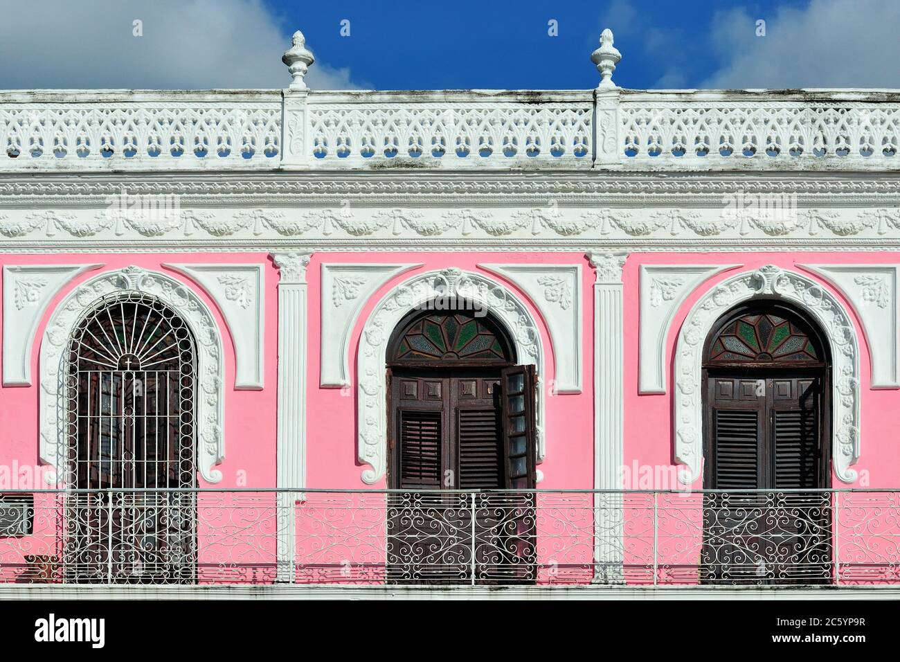 Cuban buildings detail hi-res stock photography and images - Alamy