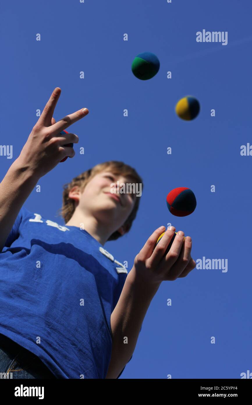 Learning to juggle hi-res stock photography and images - Alamy