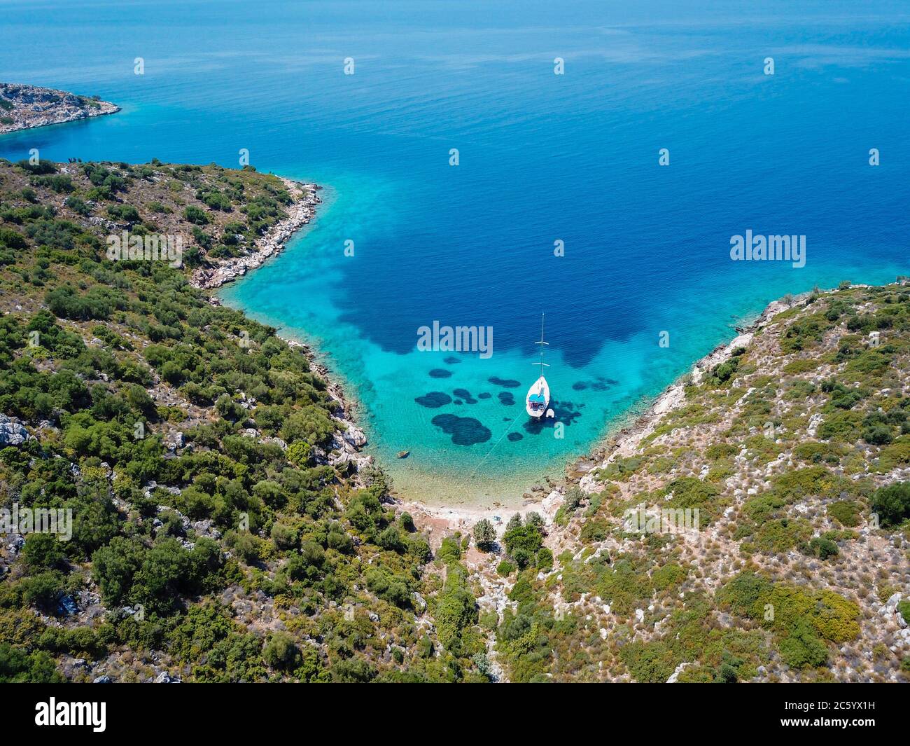 Beautiful turquoise sea bay hi-res stock photography and images - Alamy
