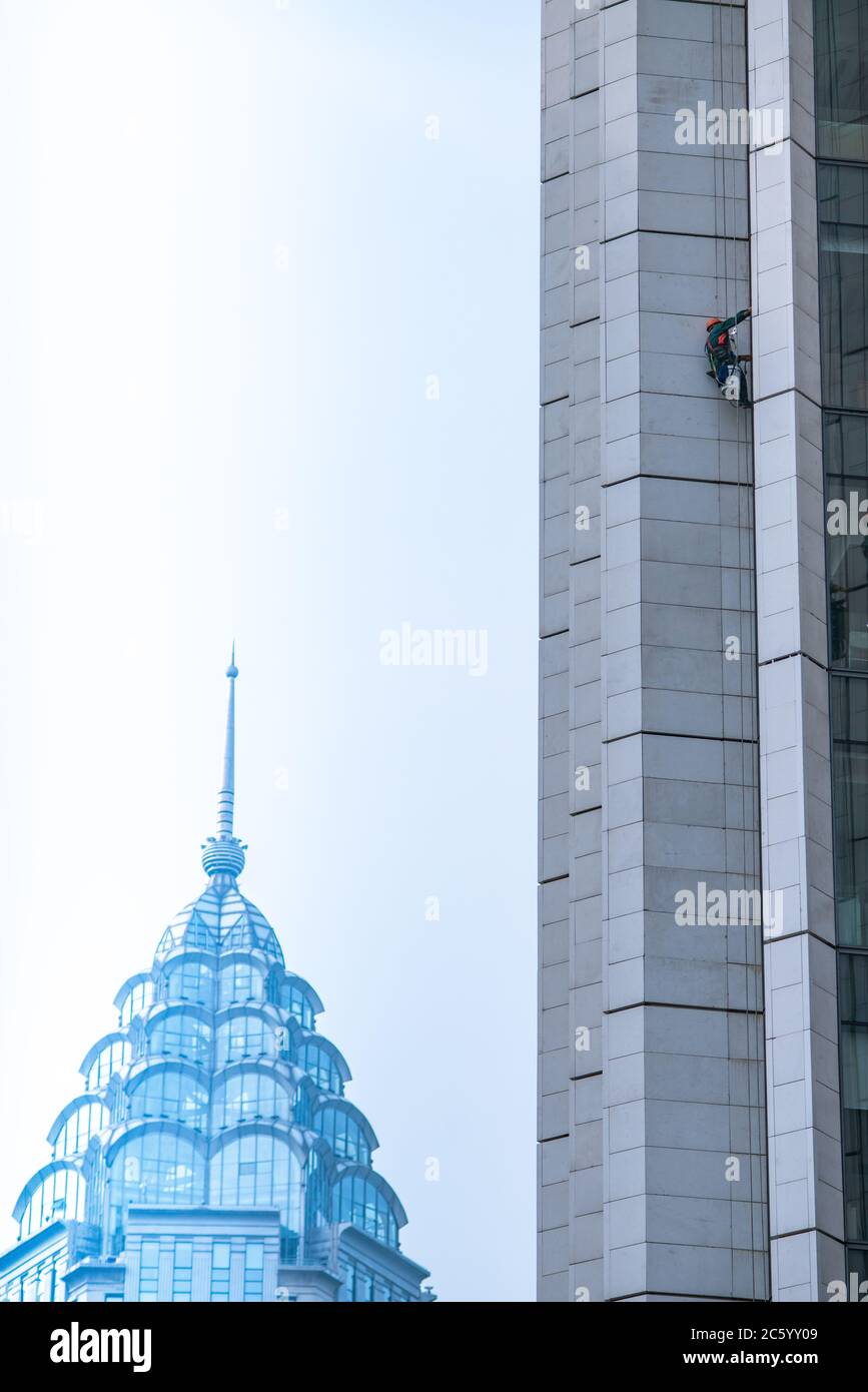 Skyscraper external lift hi-res stock photography and images - Alamy