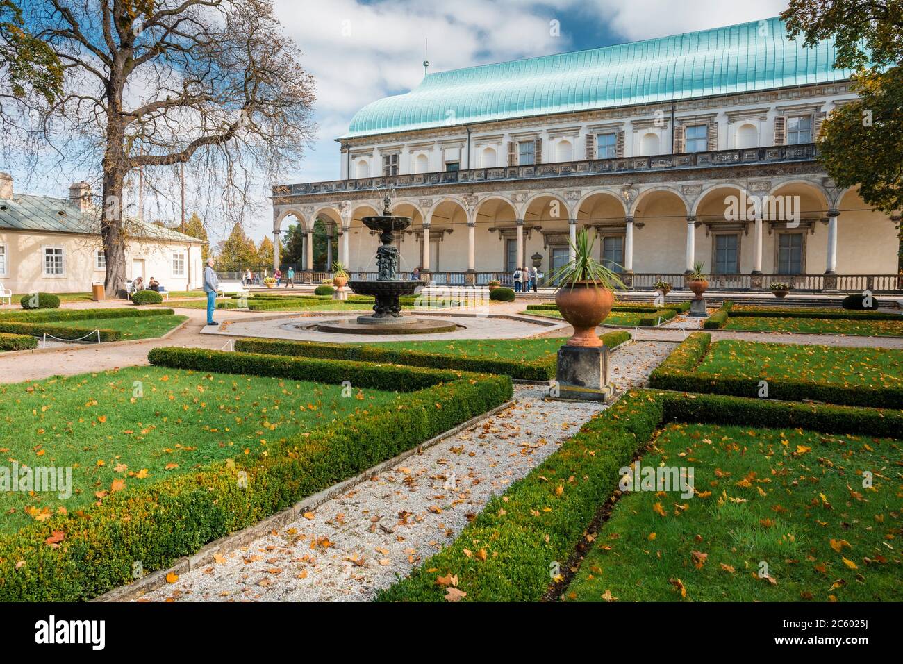 Queen anne's summerhouse hi-res stock photography and images - Alamy