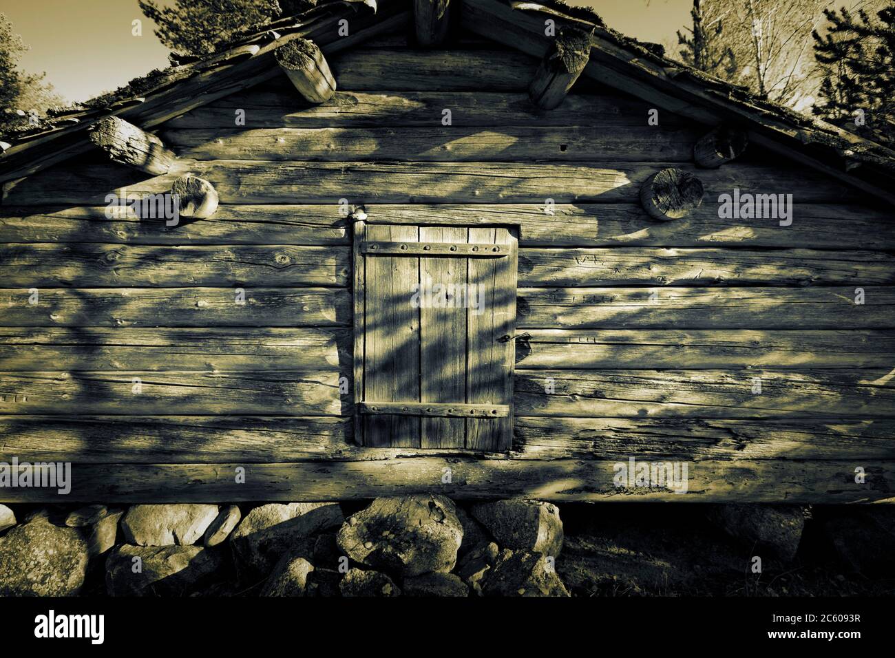 Simple Log Cabin High Resolution Stock Photography and Images - Alamy