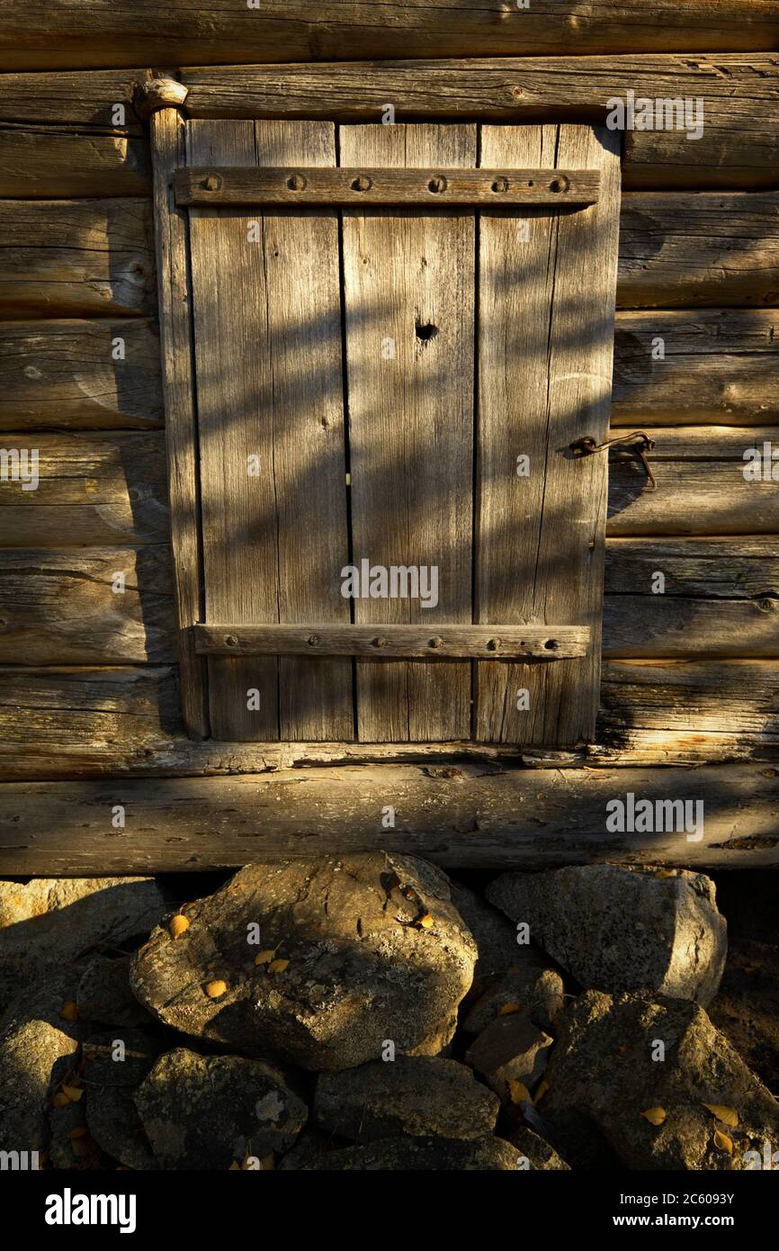 Simple Log Cabin High Resolution Stock Photography and Images - Alamy