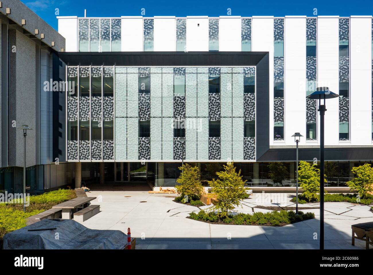 Biological sciences building hi-res stock photography and images - Alamy