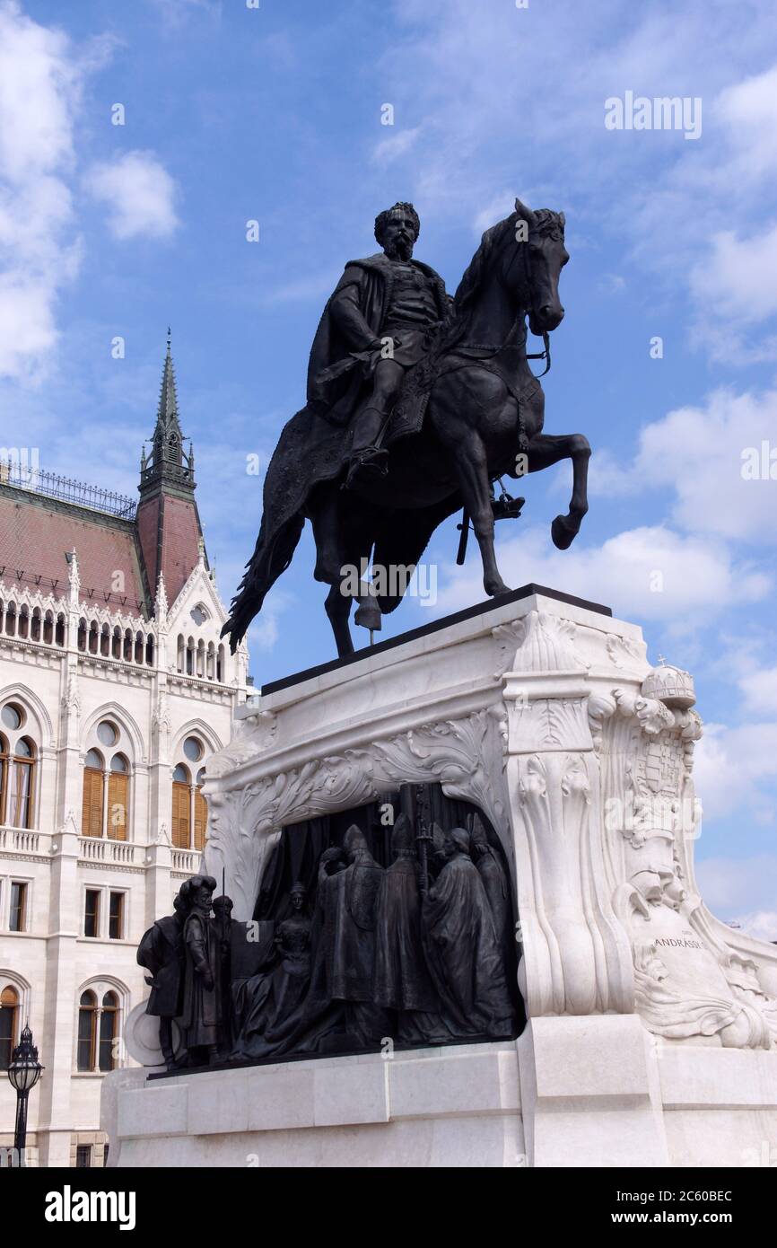 The statue of count gyula andrassy parliament hi-res stock photography ...