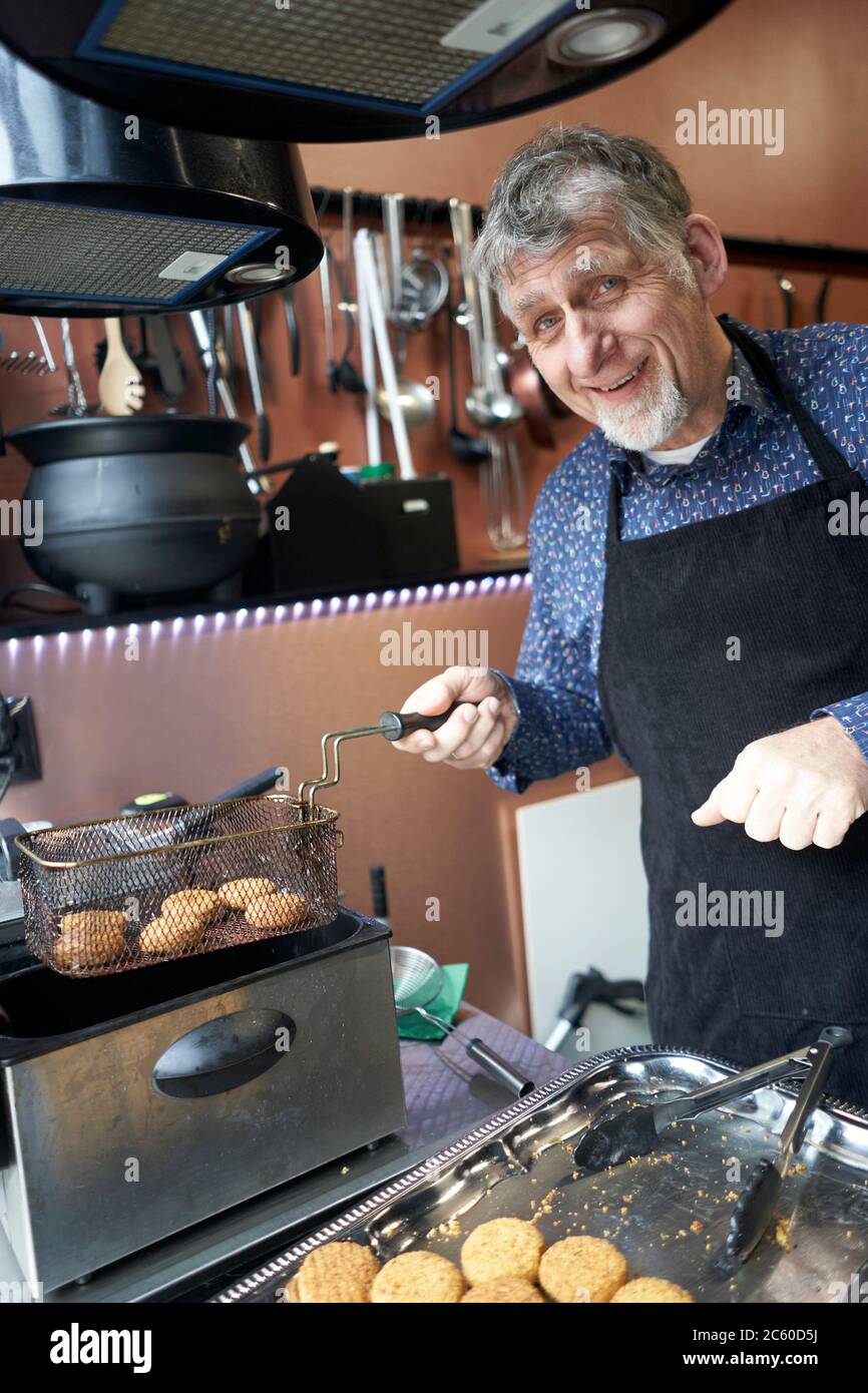 Fryer europe hi-res stock photography and images - Alamy