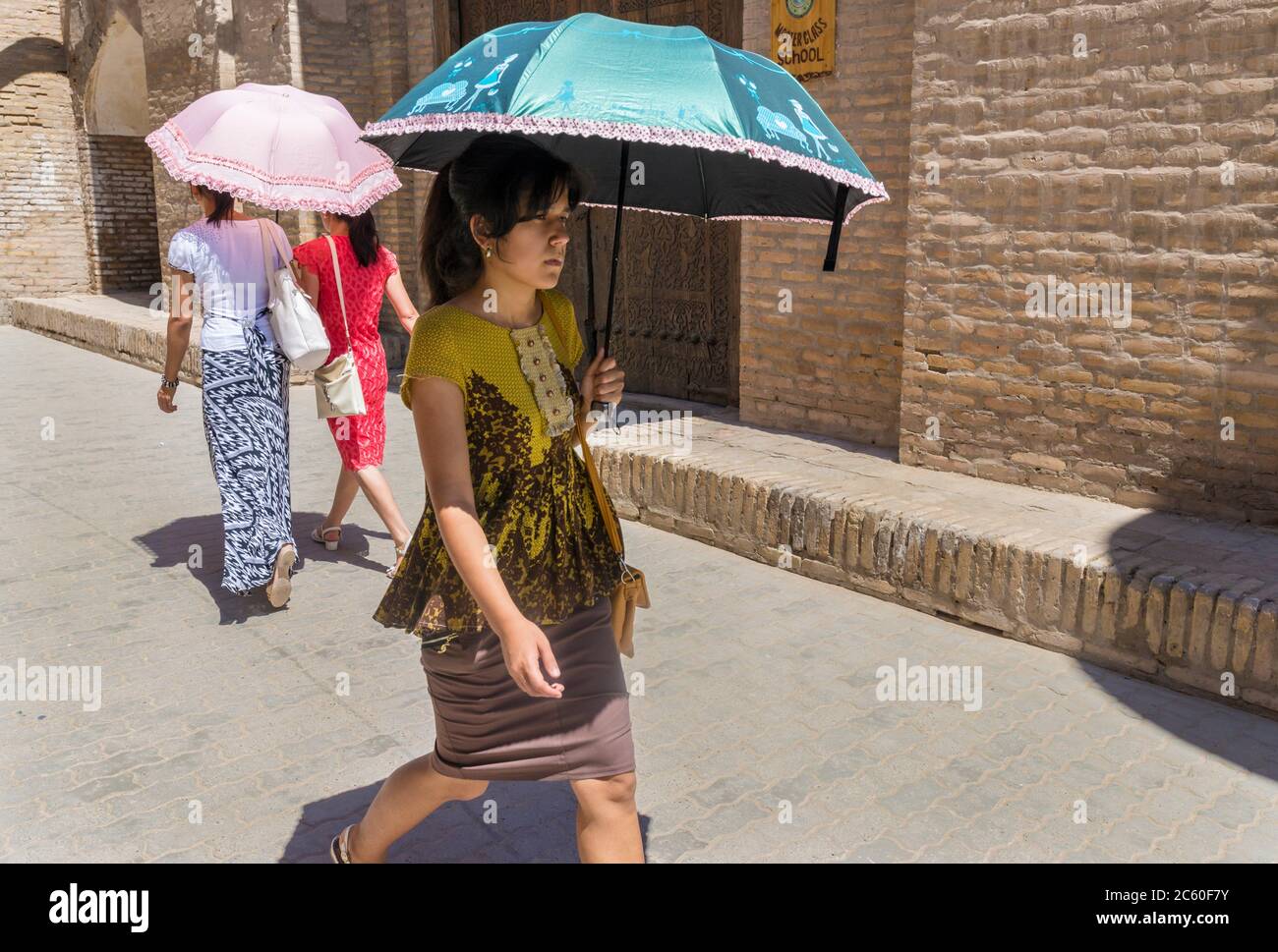 Uzbek women hi-res stock photography and images - Alamy