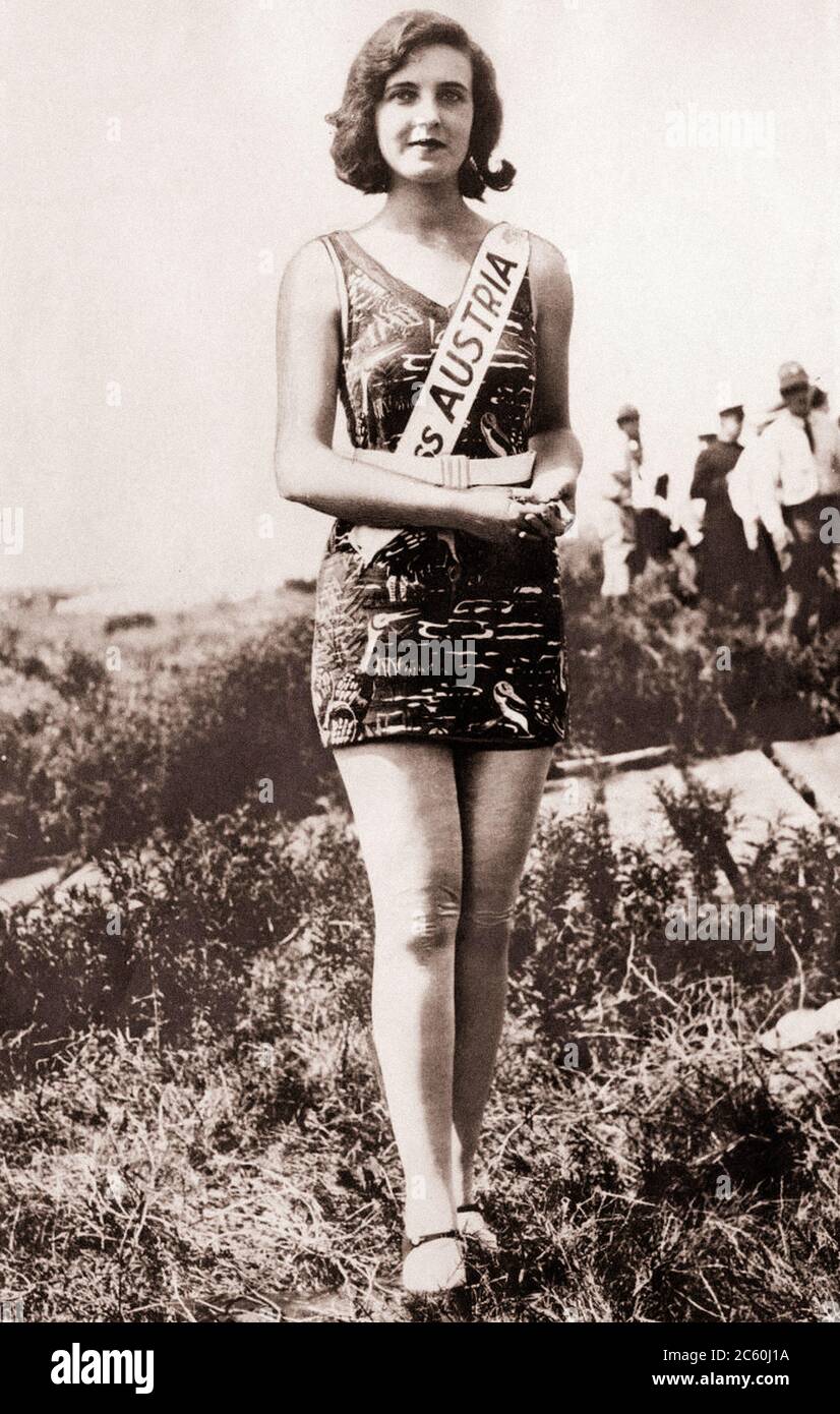 Contestants Miss Universe Pageant High Resolution Stock Photography and ...