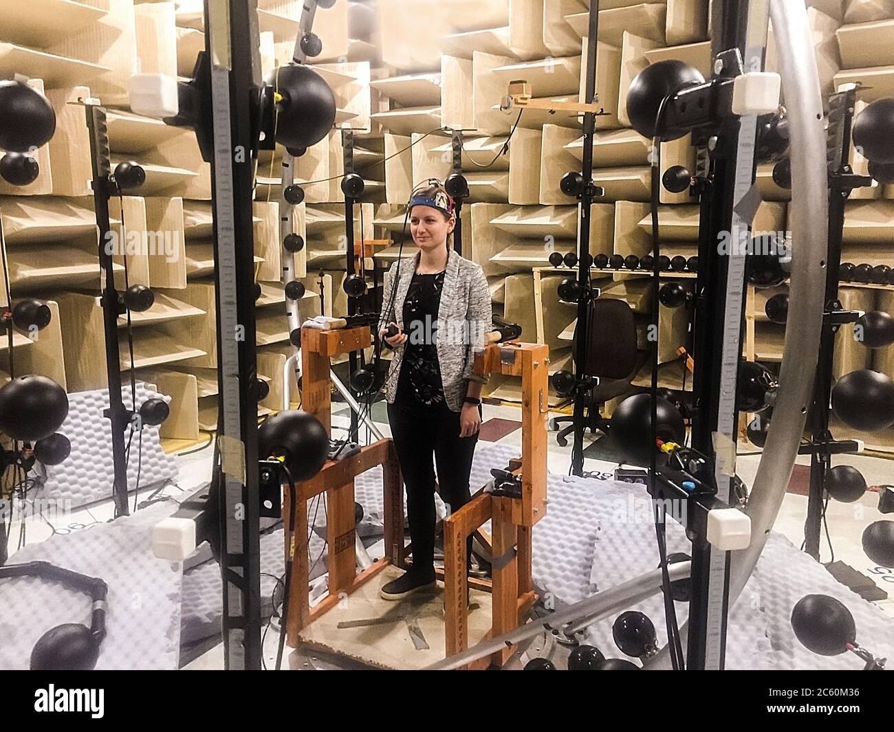 Audio anechoic chamber hi-res stock photography and images - Alamy