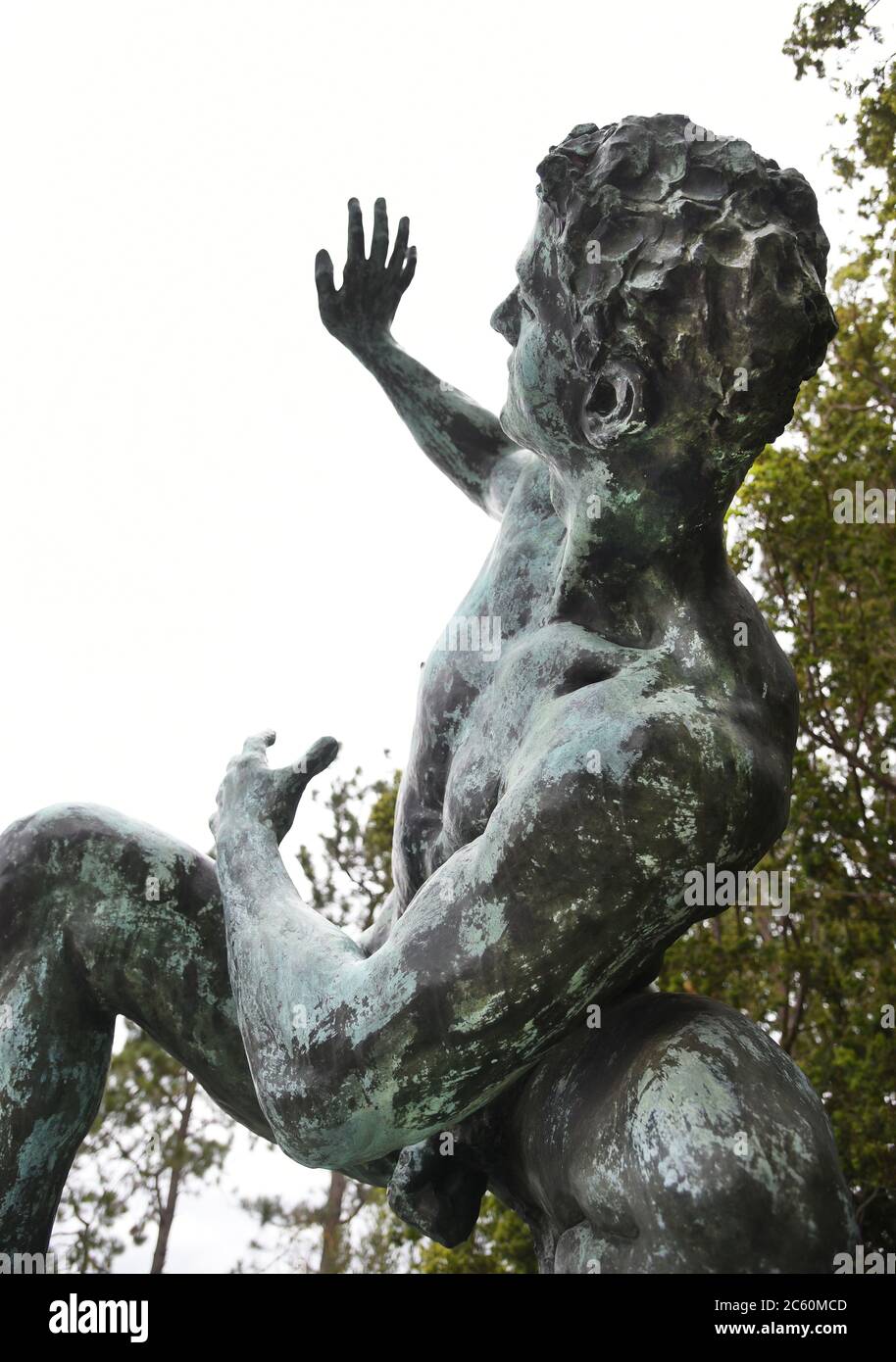 05 July 2020, Saxony-Anhalt, Naumburg-Großjena: The life-size bronze ...