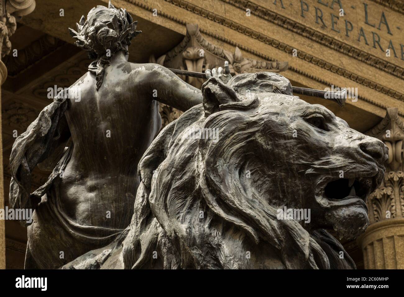 Sculpture to represent music hi-res stock photography and images - Alamy