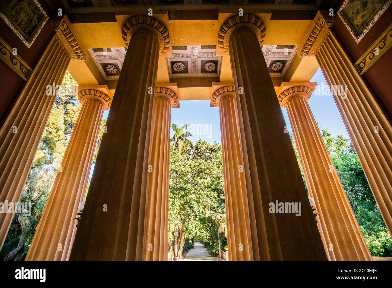 Tetrastyle hi-res stock photography and images - Alamy