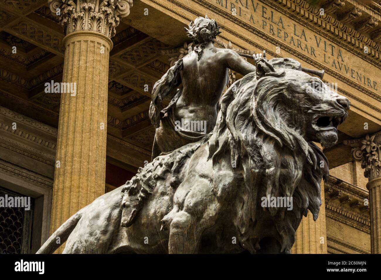 Sculpture to represent music hi-res stock photography and images - Alamy