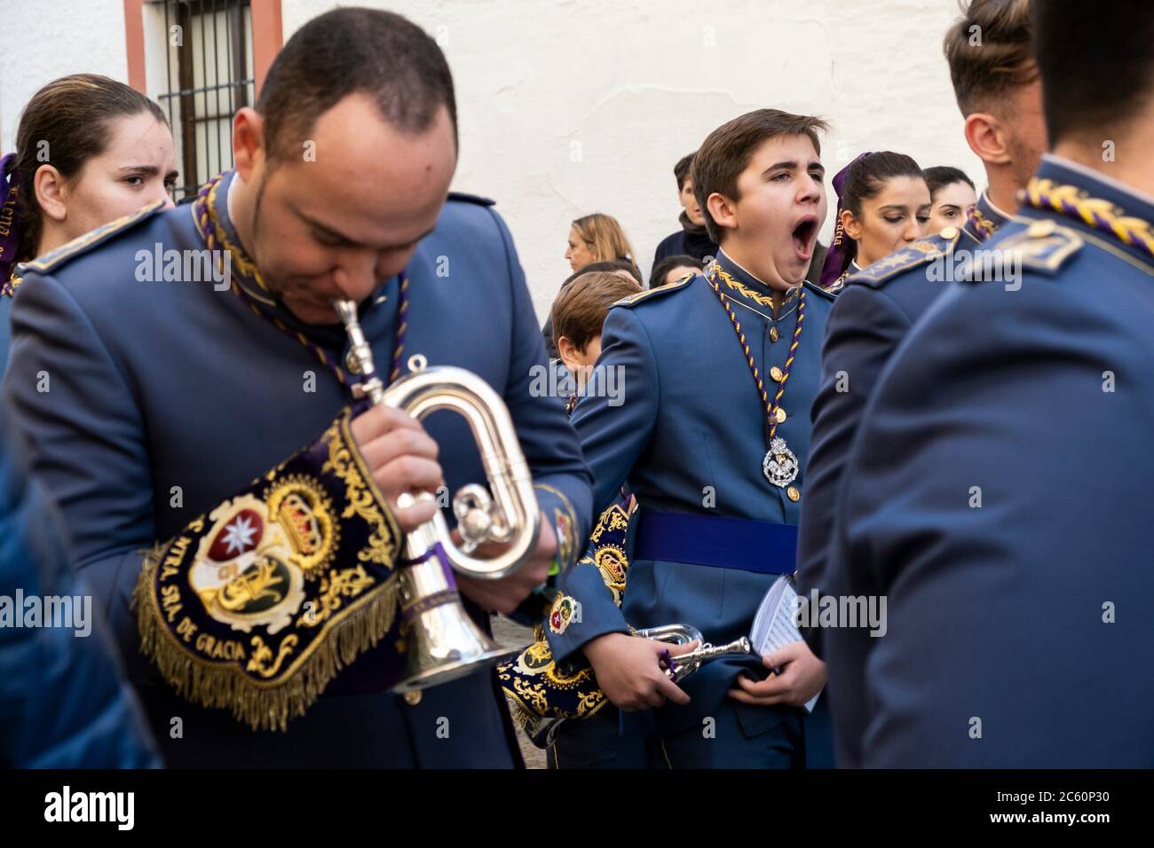 Band structure hi-res stock photography and images - Alamy