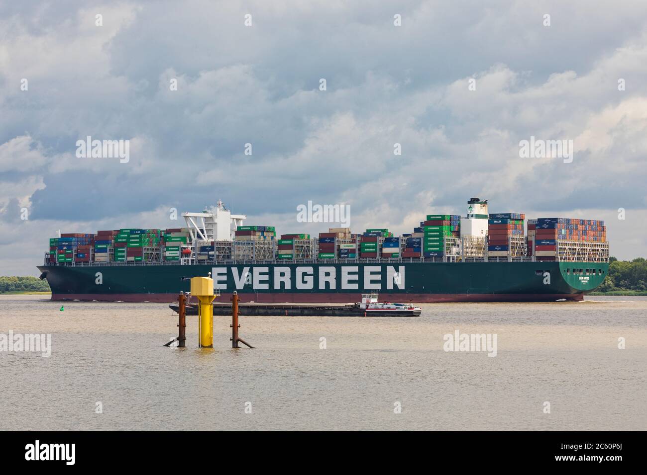 Evergreen shipping container hi-res stock photography and images - Alamy