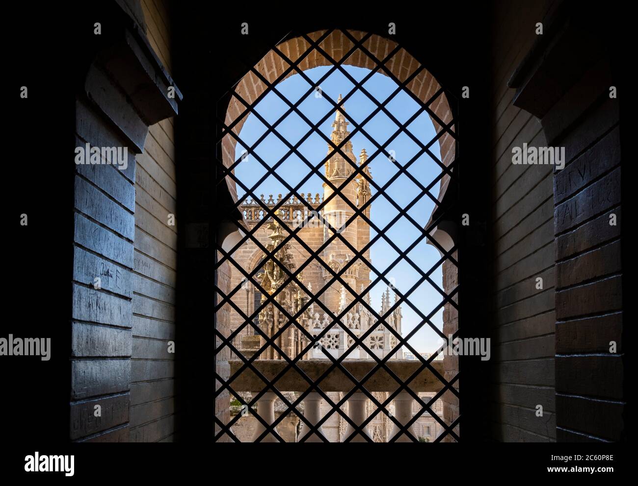 Arabesque window hi-res stock photography and images - Alamy