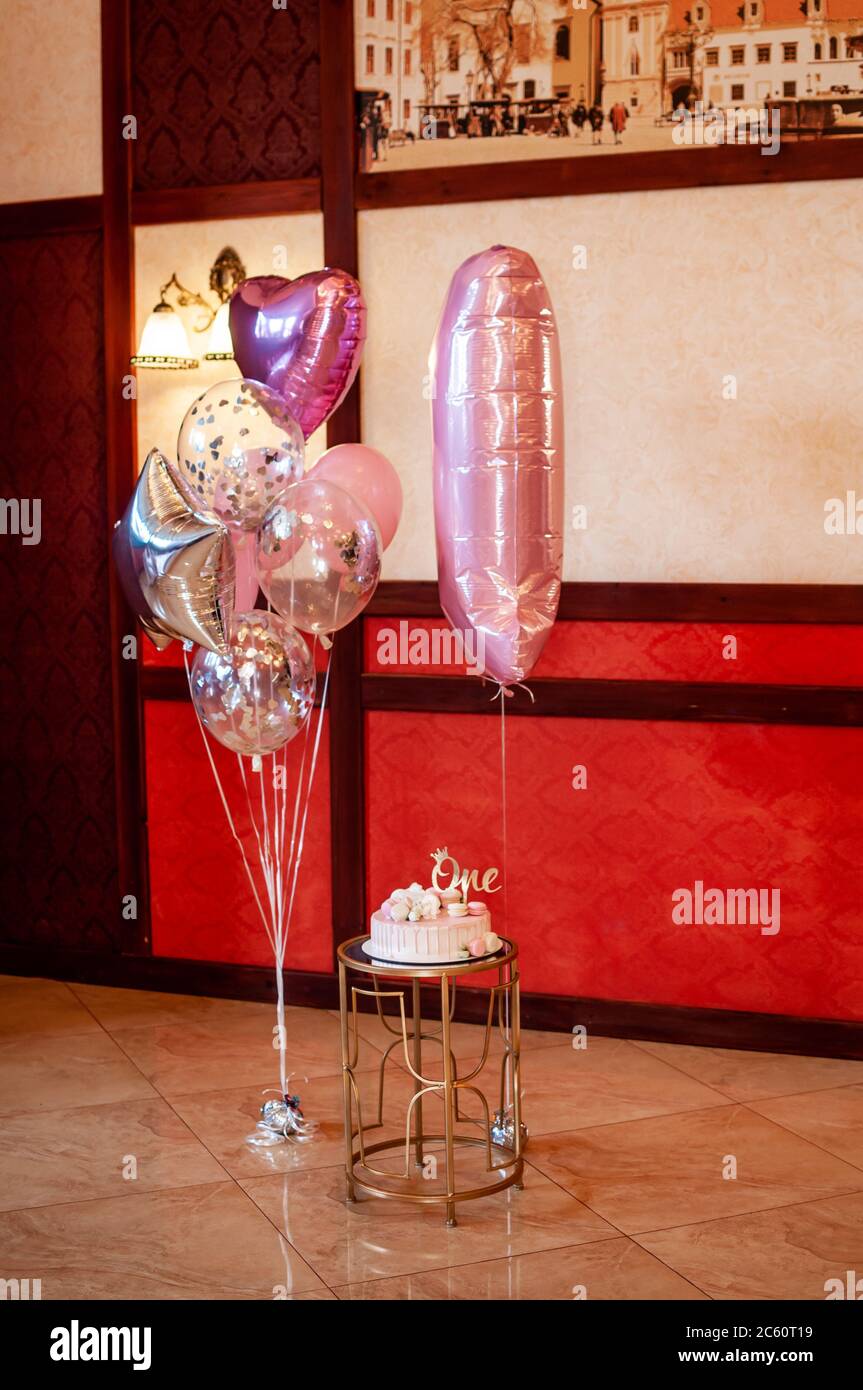 Happy birthday stand hi-res stock photography and images - Alamy