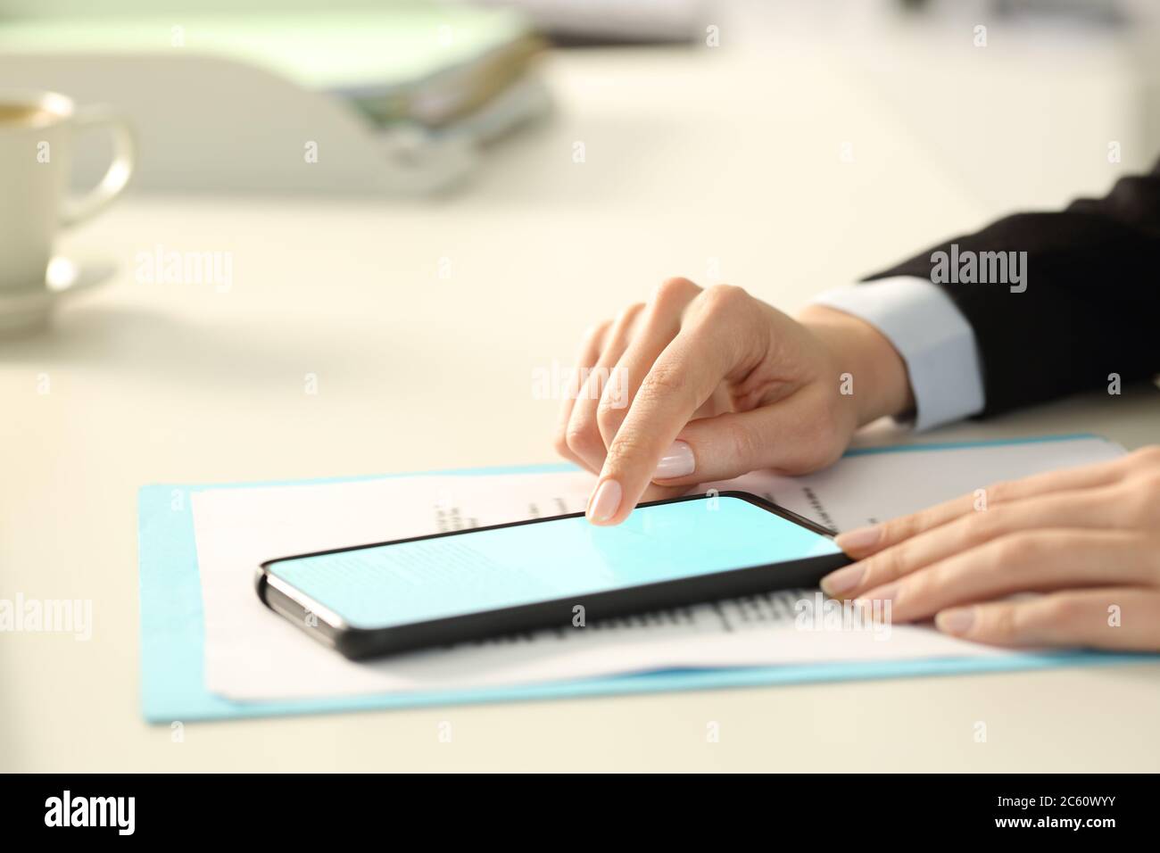 Accepting hand sign hi-res stock photography and images - Alamy