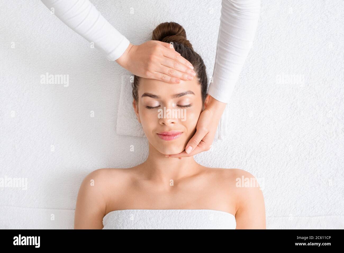 Facial treatment top view hi-res stock photography and images - Alamy