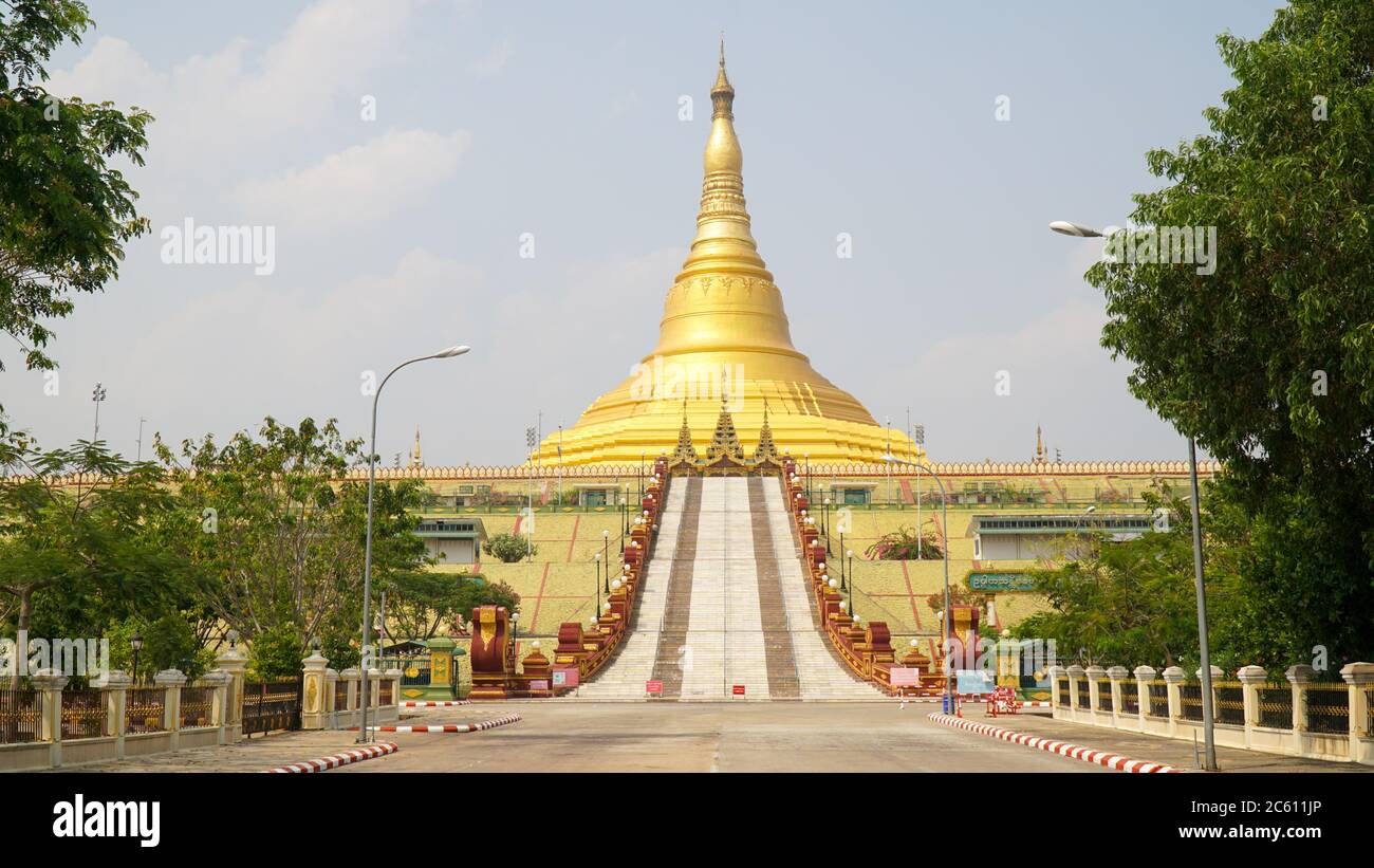Golden Uppatasanti Peace Pagoda Temple in Naypyitaw, Myanmar / Burma ...