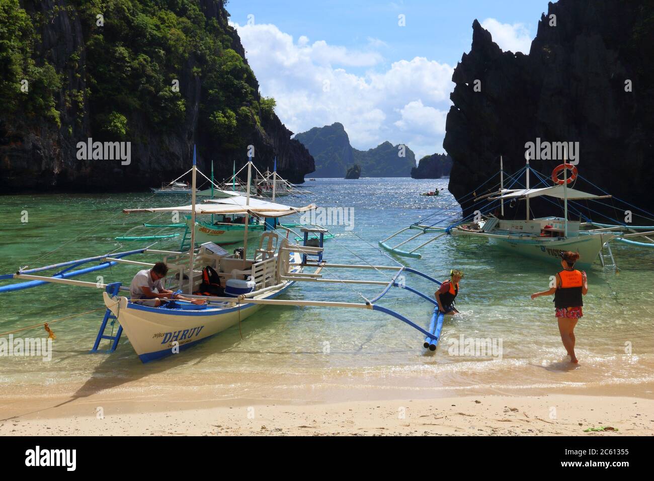 PALAWAN, PHILIPPINES - DECEMBER 1, 2017: People enjoy island hopping ...