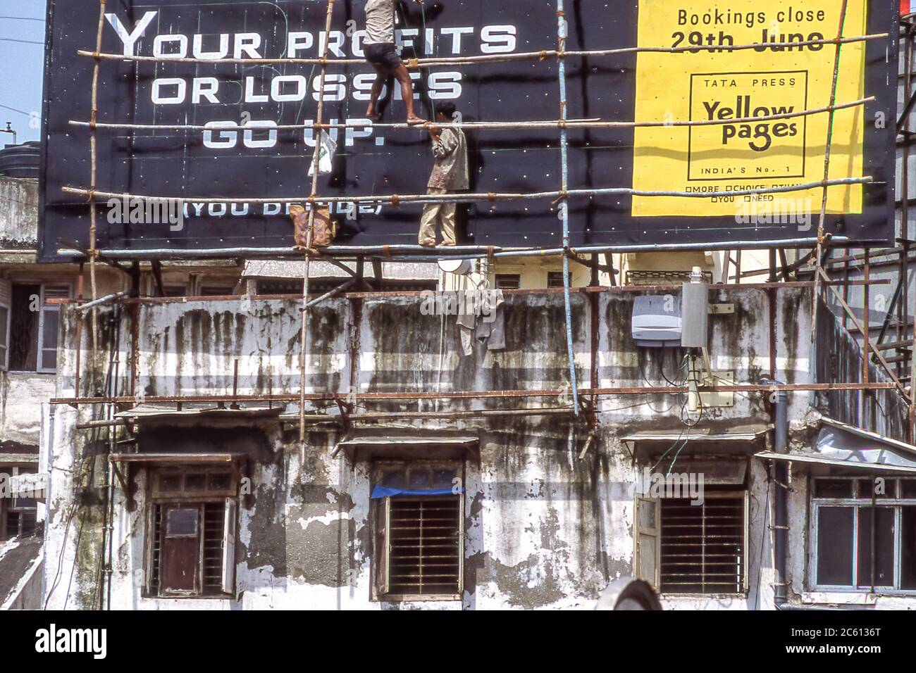 Street scene in Mumbai, India Stock Photo - Alamy