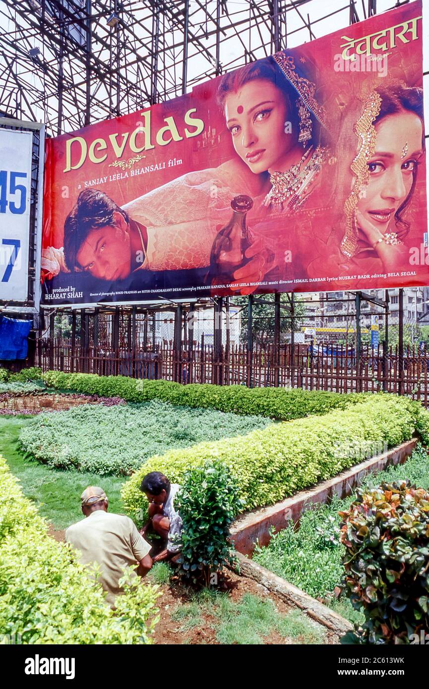 Street scene in Mumbai, India Stock Photo - Alamy