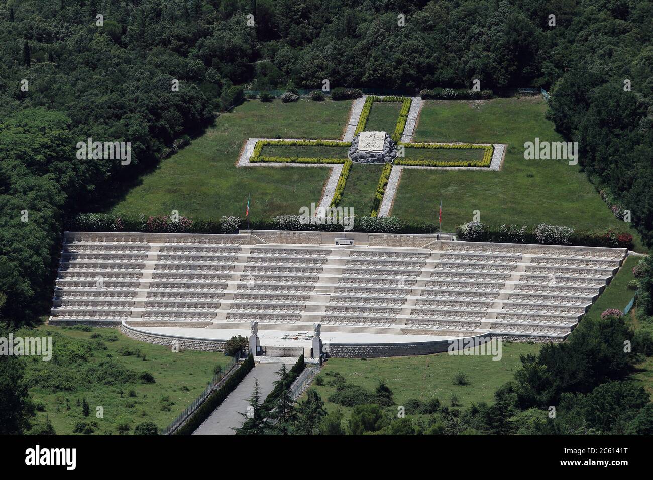 Cassino war cemetery hi-res stock photography and images - Alamy