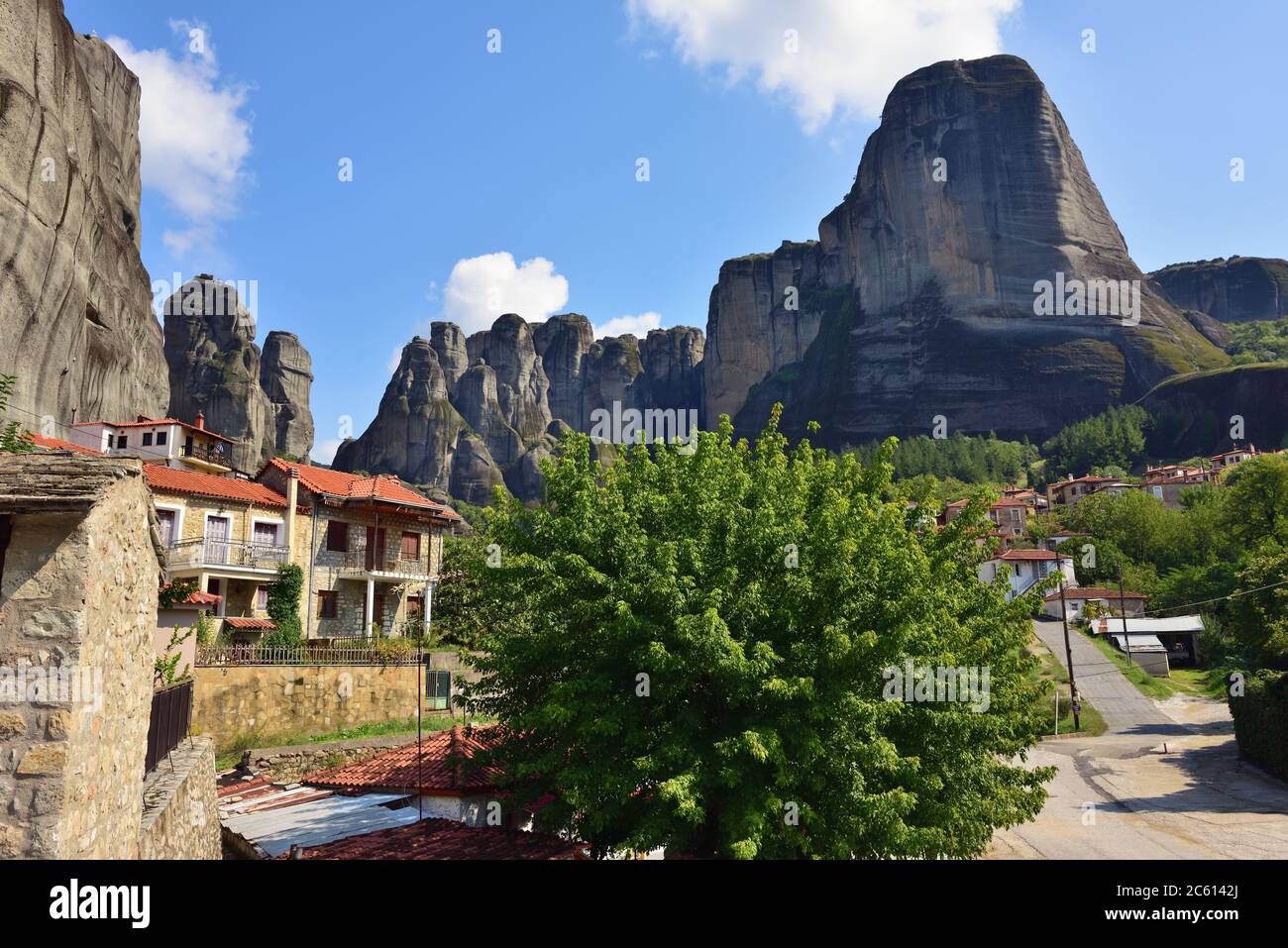 Traditional greek buildings hi-res stock photography and images - Alamy