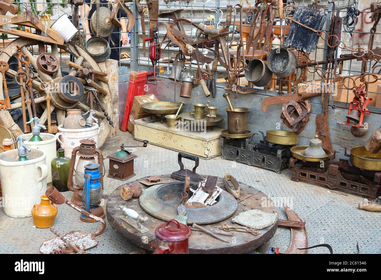 Brass objects flea market hi-res stock photography and images - Alamy