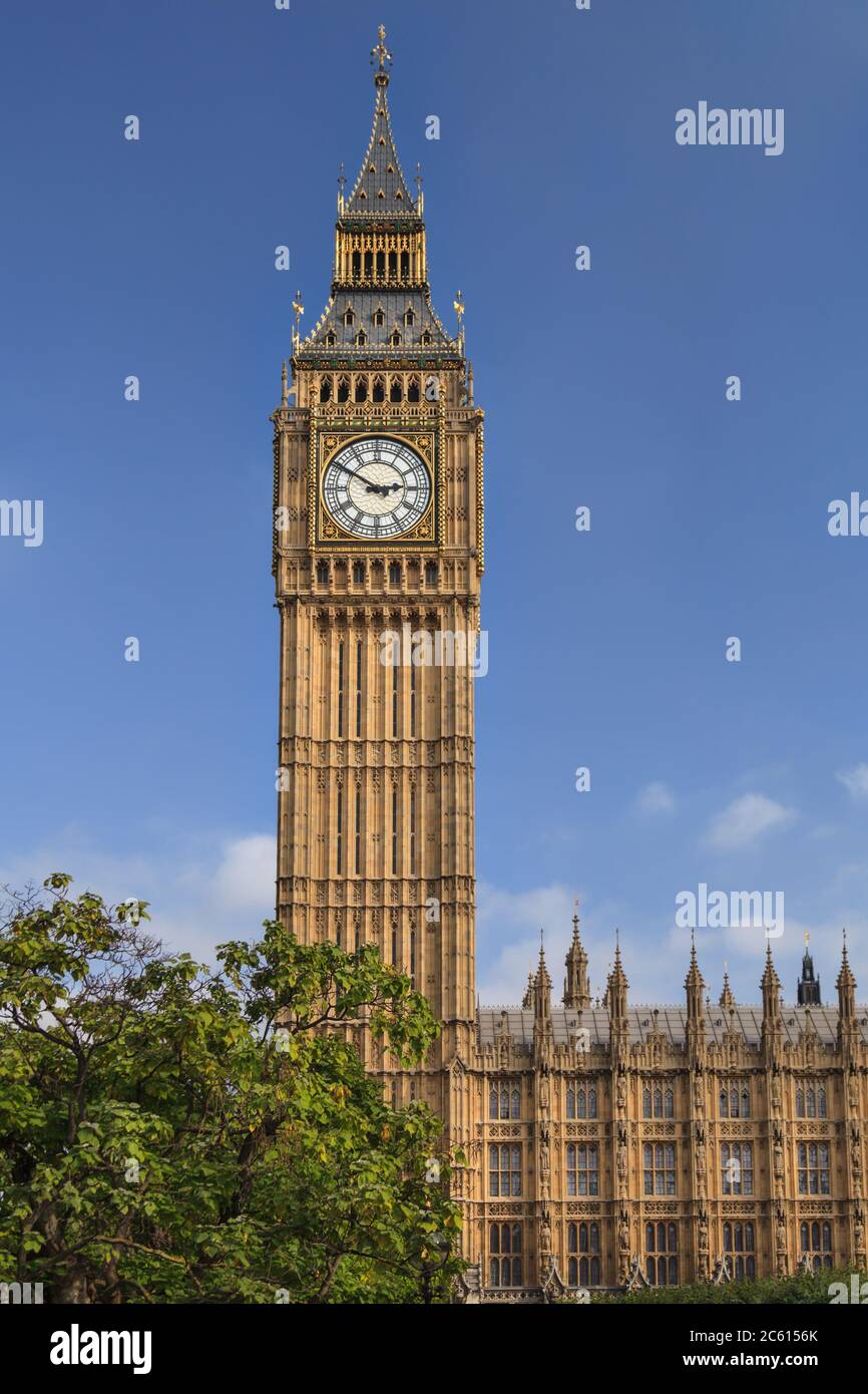 Big Ben, the Elizabeth tower bell tower with iconic clock, Houses of ...