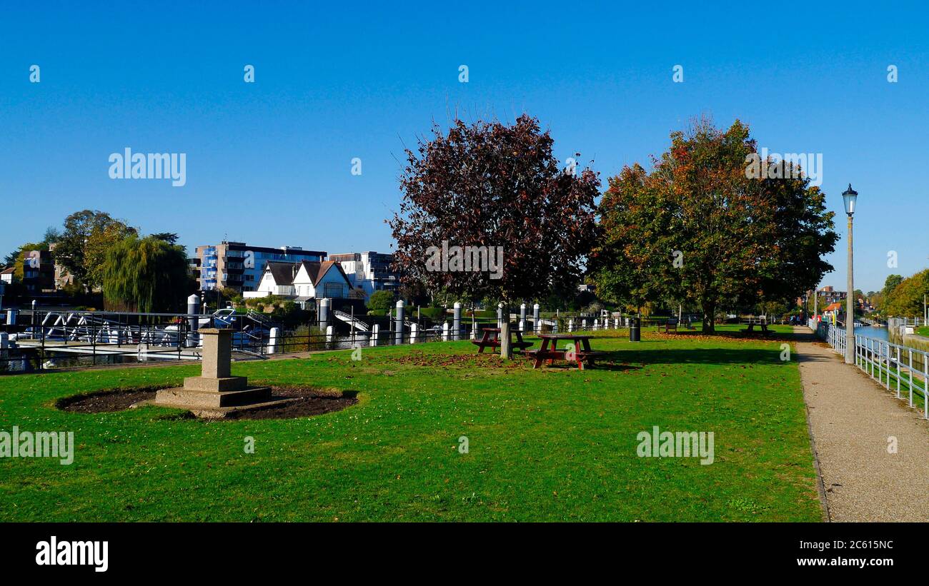 Teddington london hi-res stock photography and images - Alamy