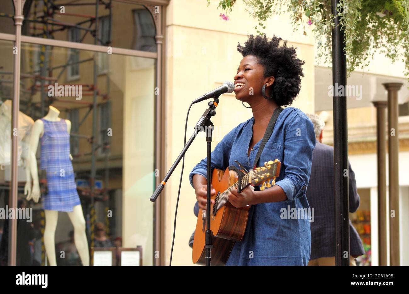 Perform in public place hi-res stock photography and images - Alamy