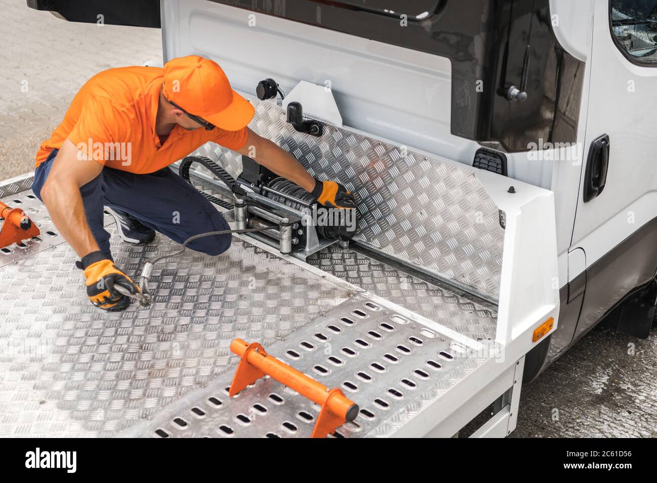 Towing truck hi-res stock photography and images - Alamy