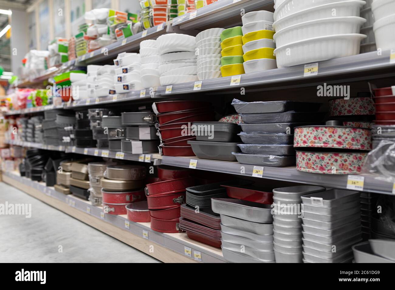 Retail merchandising cookware selection hi-res stock photography and ...