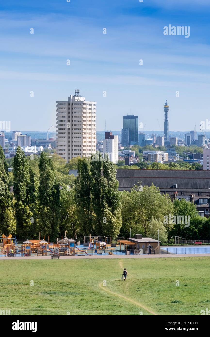 UK, London, Hampstead Heath Park, Parliament Hill viewpoint. View of ...