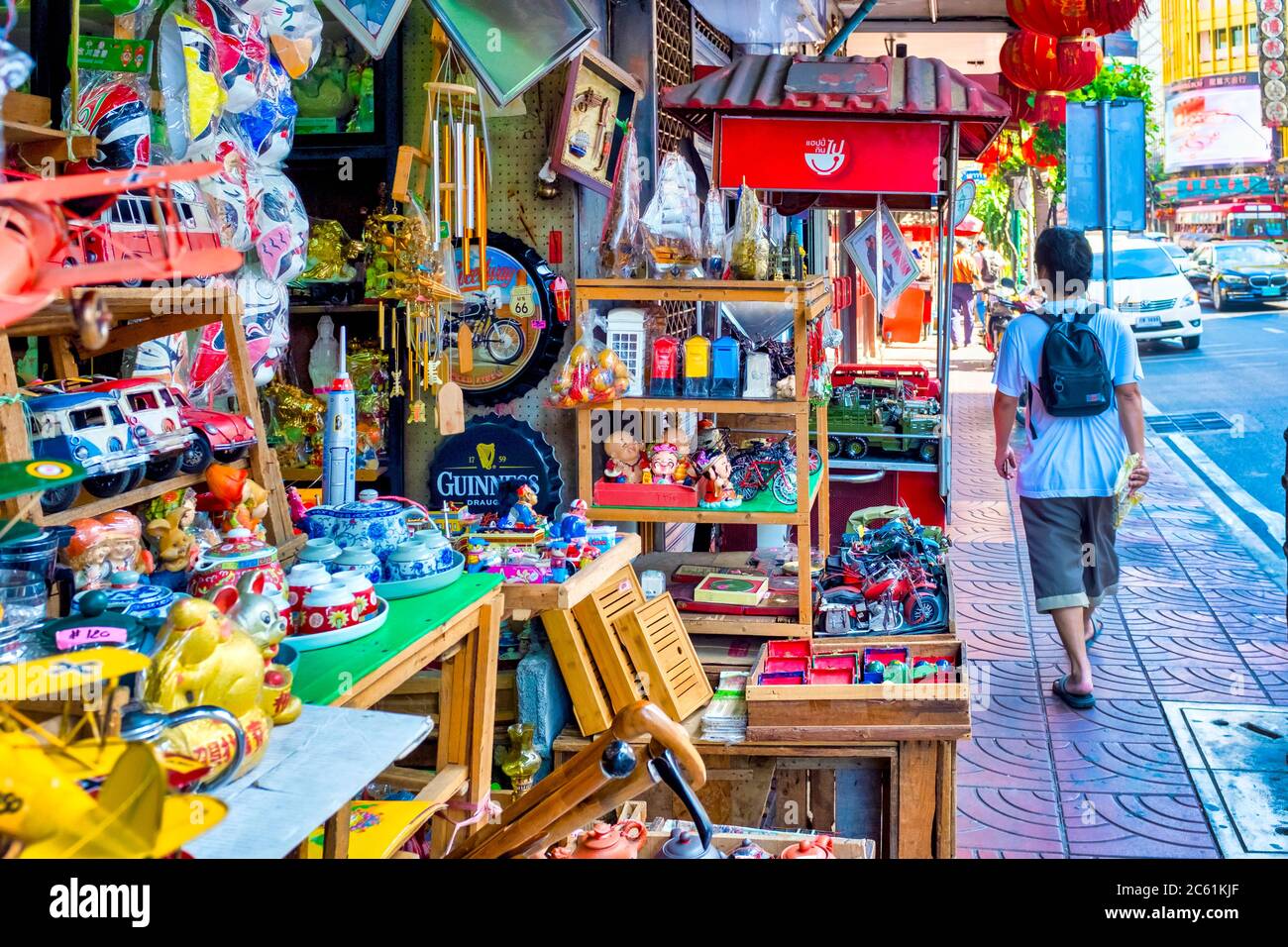Thanon yaowarat road hi-res stock photography and images - Alamy
