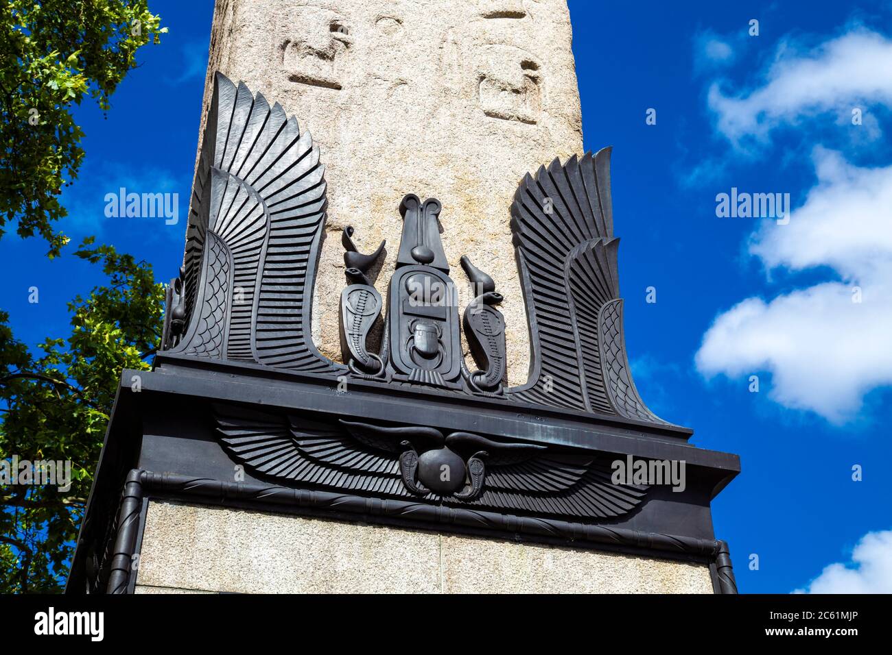 Victoria embankment cleopatras needle hi-res stock photography and ...