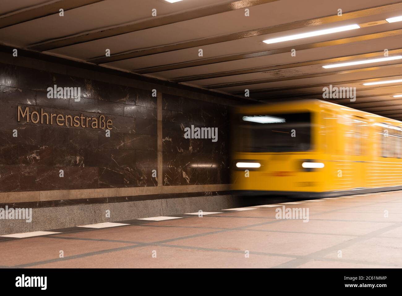 Incoming subway hi-res stock photography and images - Alamy