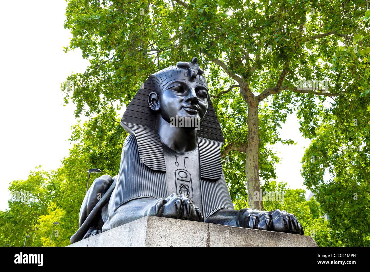 Statue sphinx london embankment hi-res stock photography and images - Alamy