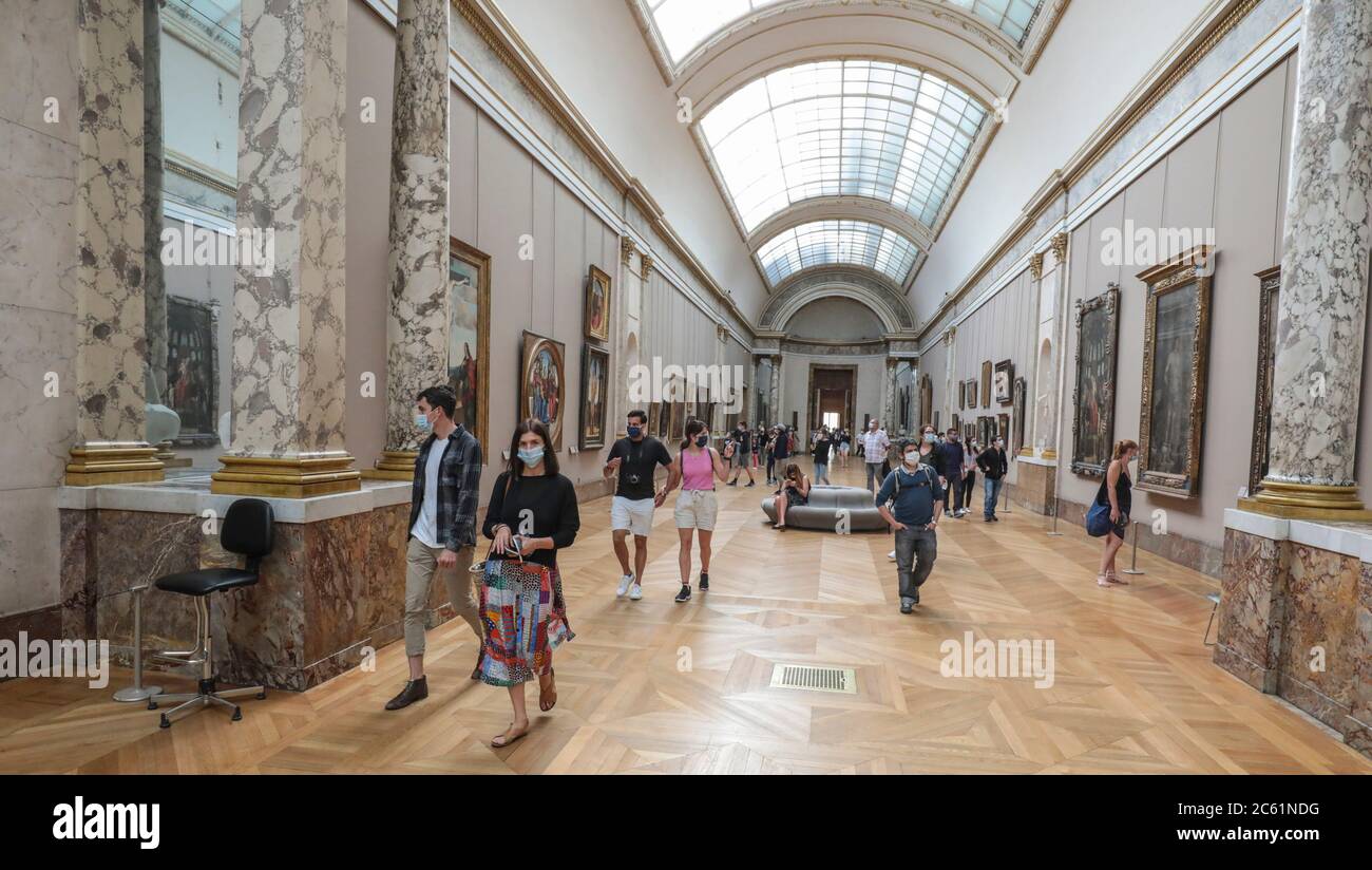REOPENING LOUVRE MUSEUM, PARIS Stock Photo - Alamy