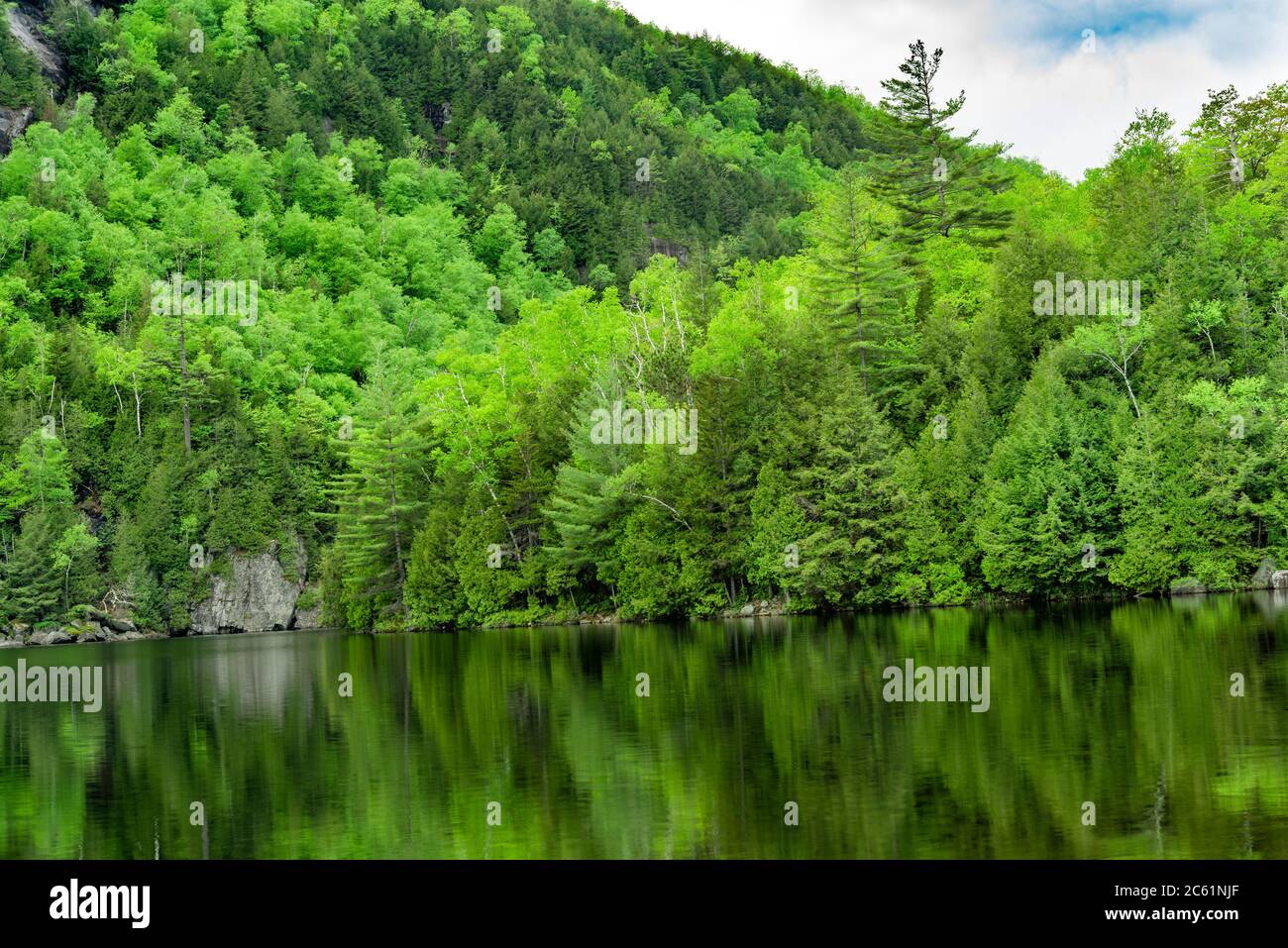 Chapel pond hi-res stock photography and images - Alamy