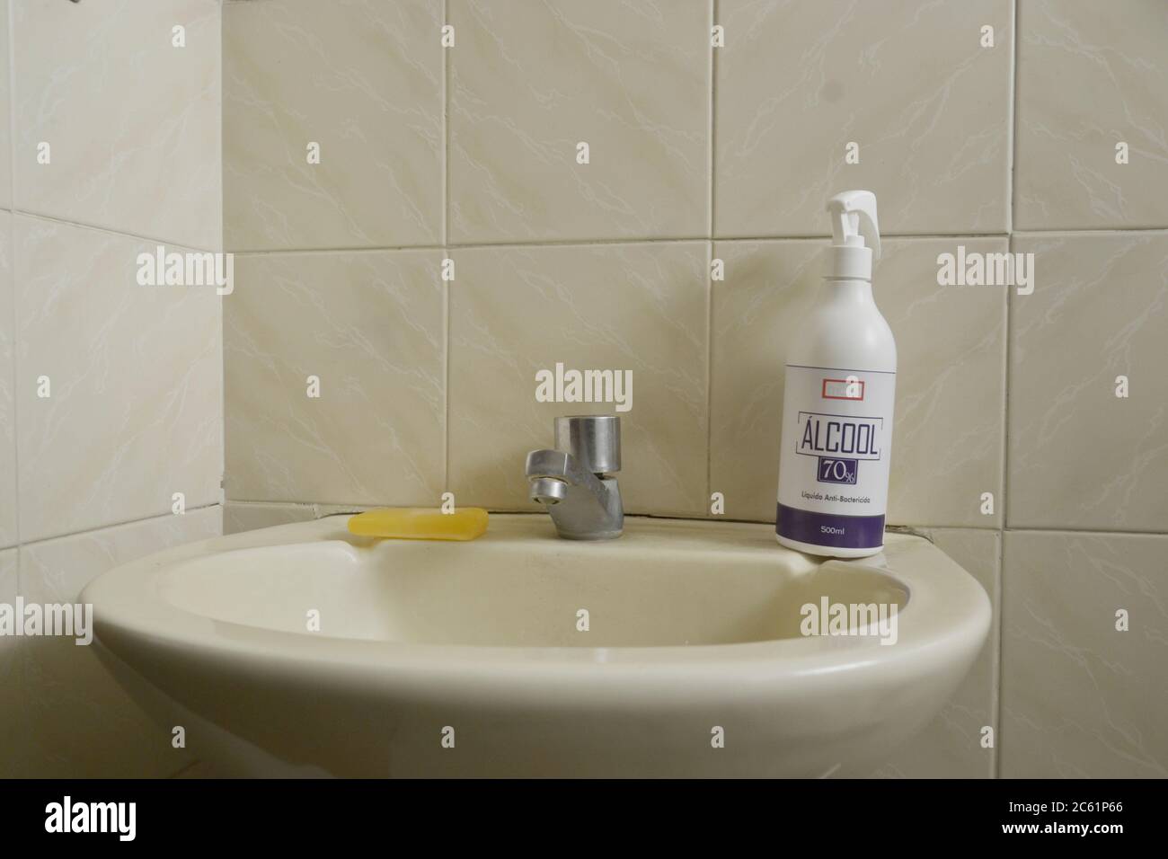 Alcohol gel hi-res stock photography and images - Alamy