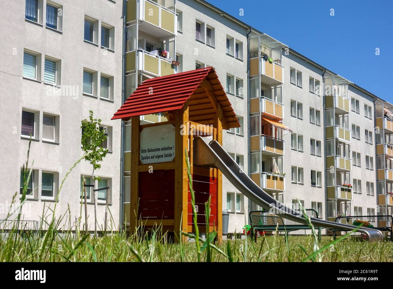 Multi Family Home - Apartment Building Stock Photo - Alamy