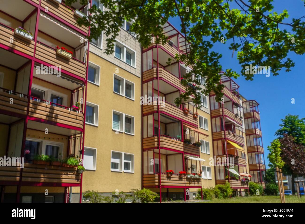 Multi Family Home - Apartment Building Stock Photo - Alamy