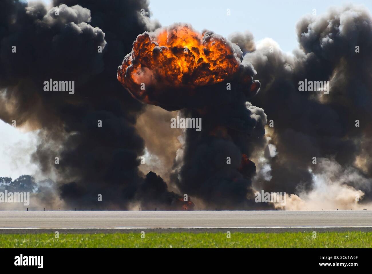 Runway damage hi-res stock photography and images - Alamy